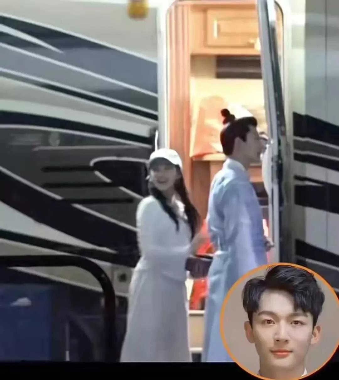 Zhang Wanyi's love affair is suspected to be exposed! The woman has a tall face and a good ...