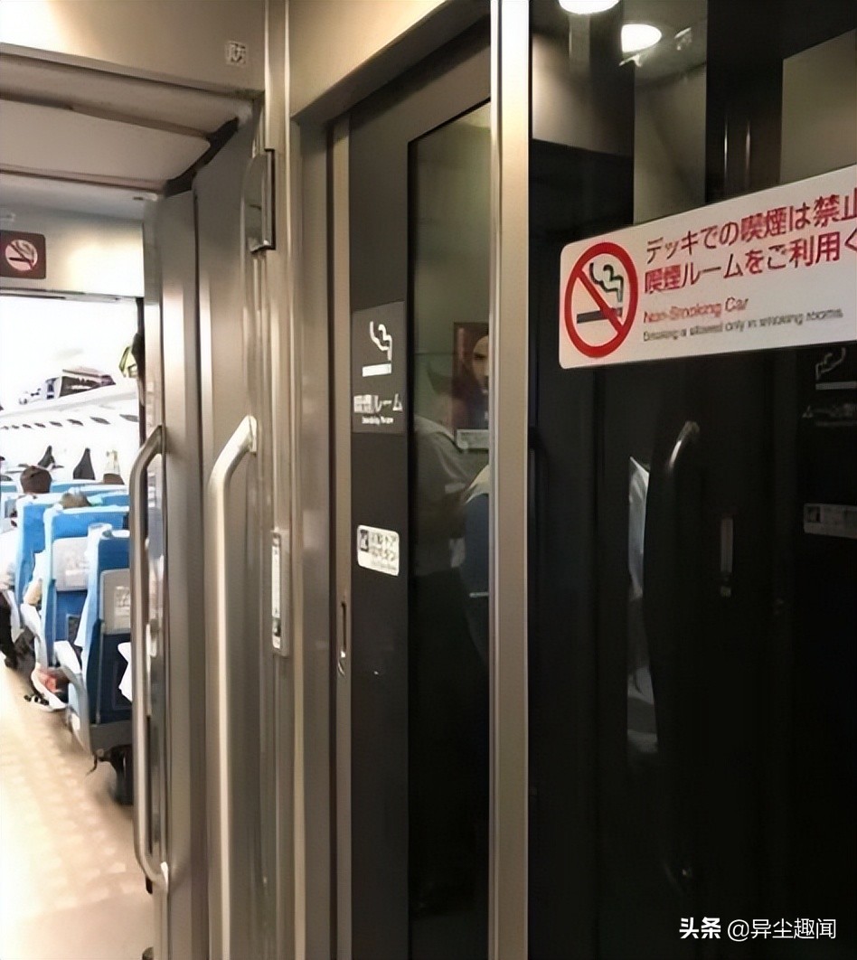 Gutters can keep koi!23 Weird Photos of Life in Japan - iNEWS