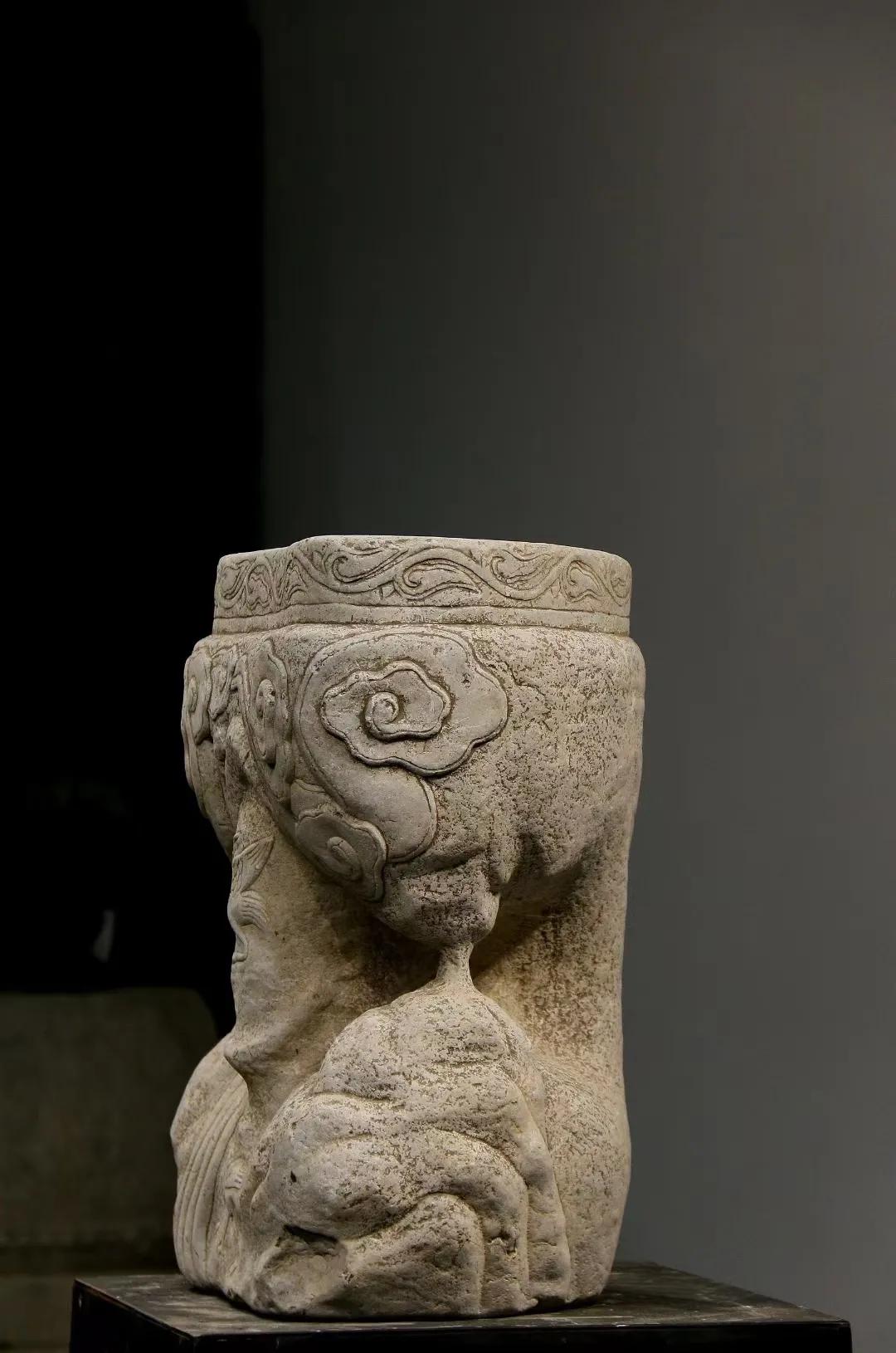 Stone rhyme ~ random stone table - iNEWS