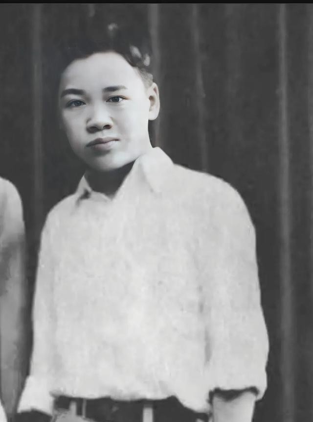 A photo of Hu Shi's son Hu Sidu in 1948. He was reluctant to leave the ...