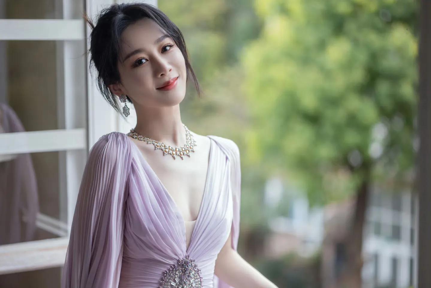 Sister Yang Zi - iMedia