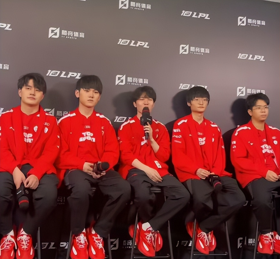 After defeating EDG, Rookie once again made a sharp comment on Leave ...