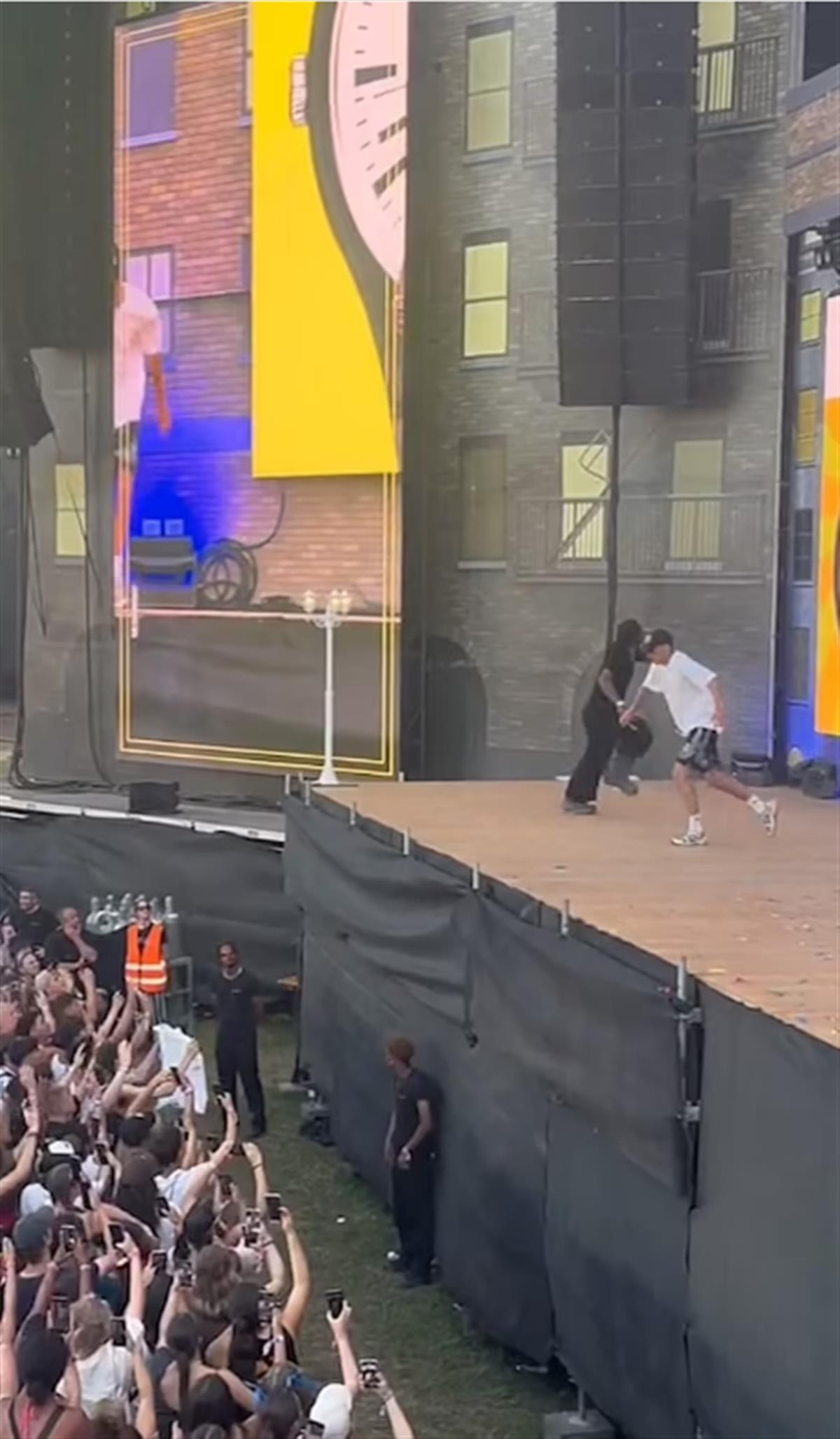 The American rapper encouraged fans to jump off the stage and called on ...