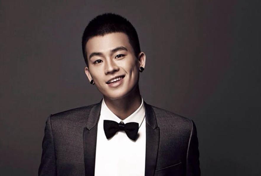 Ou Hao: At the age of 21, Haiqing knelt down and confessed. He ...