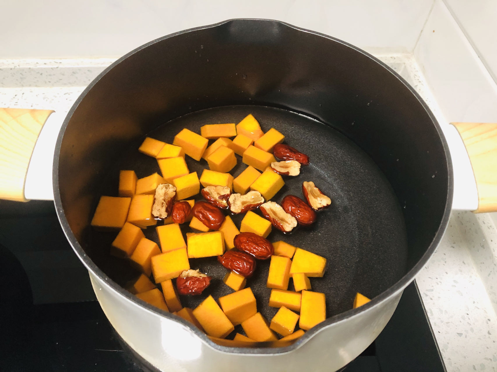 Boil millet porridge, hot water or cold water? Don't make a mistake ...