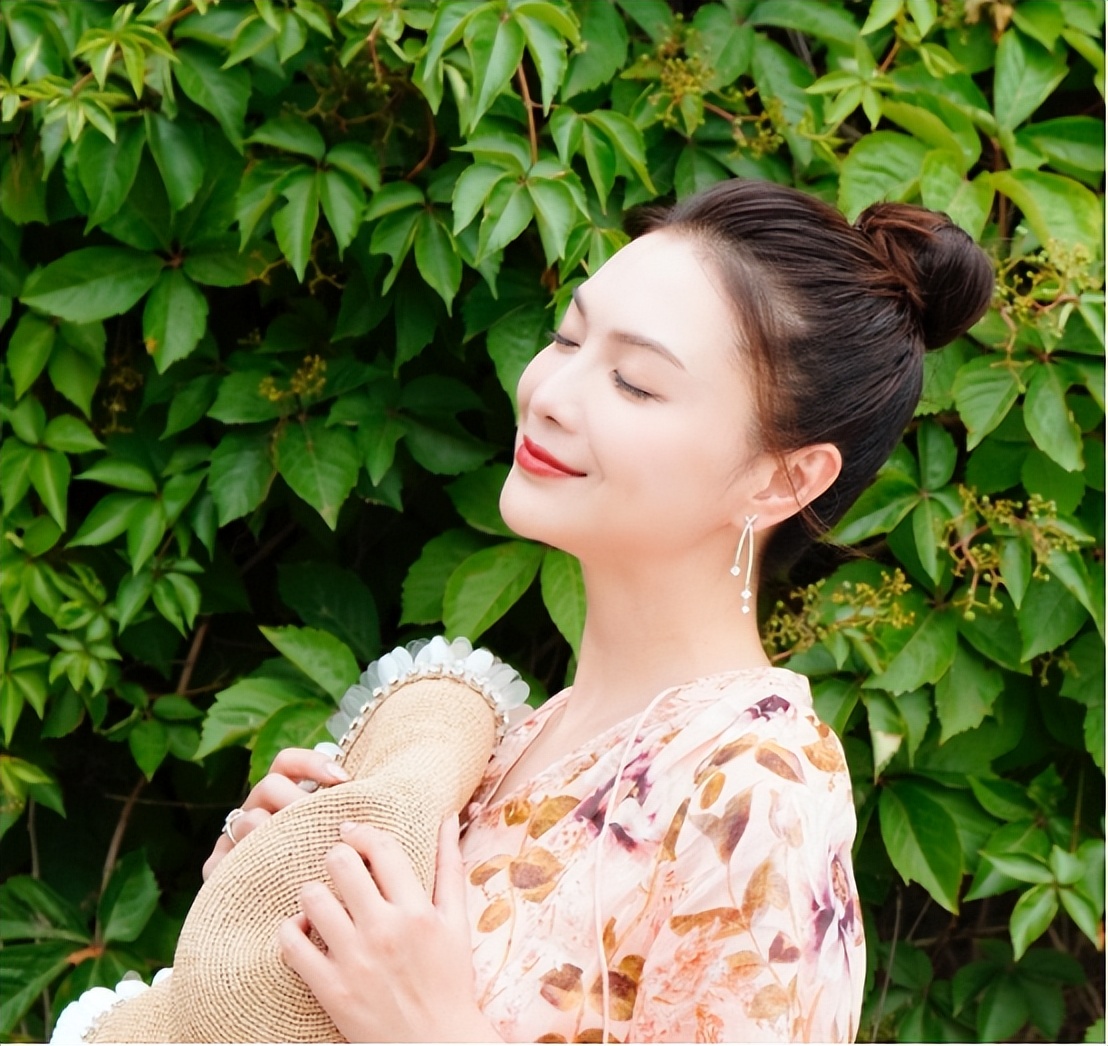 Remember Li Kun, "the former sister of Beijing Satellite TV"? How is ...