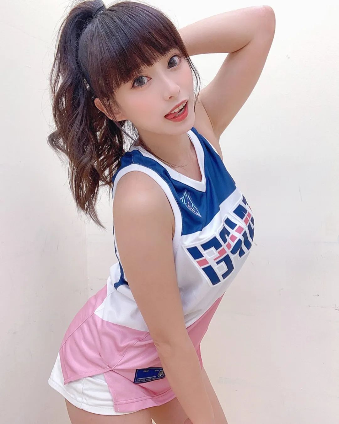 Taiwan Cheerleading Series 1 This will make everyone confused! Is cheerleading all this blown up ...