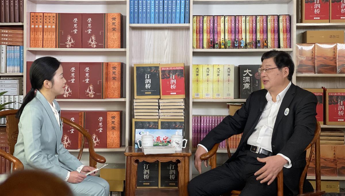 Chen Jingli: A Writer Who Dances on Paper - iNEWS