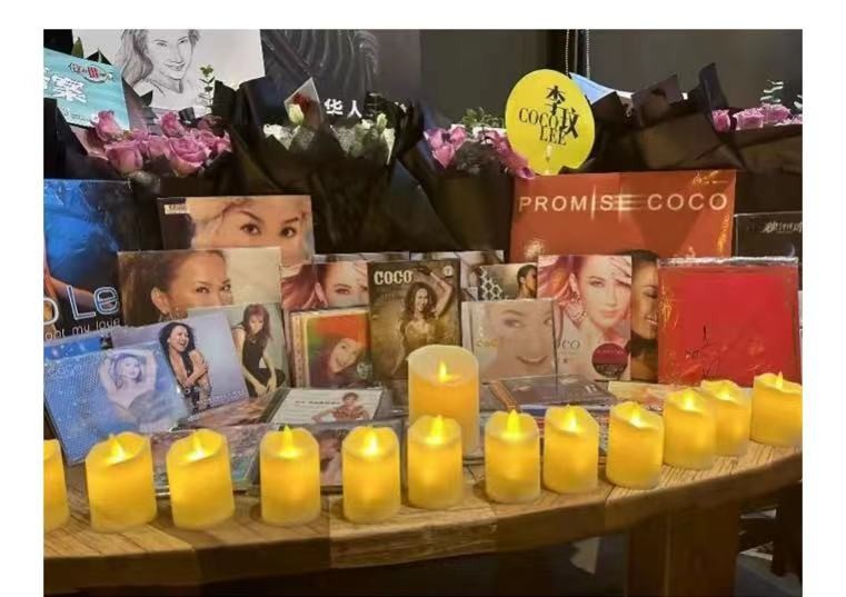 Coco Lee's memorial service, her husband and daughter arrive at the ...