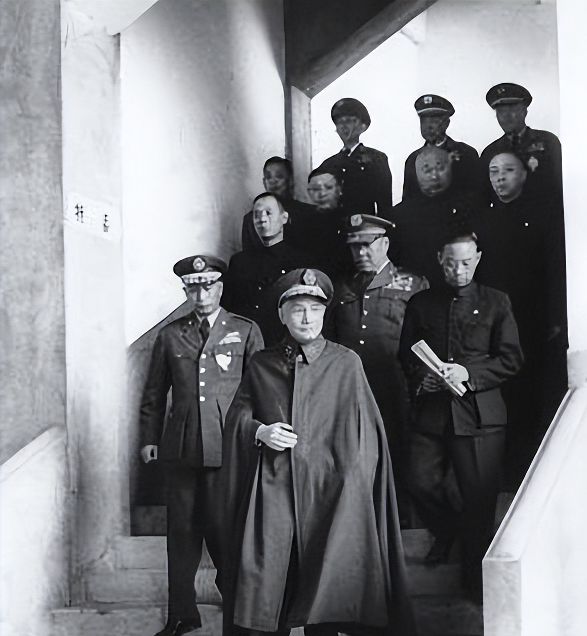 Shen Zui questioned Dai Li and asked him why he stopped the persecution ...