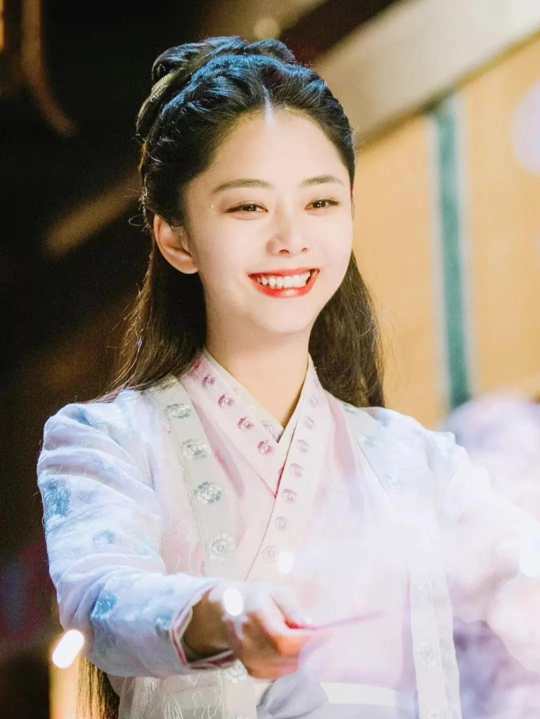 Sharing of beauties in ancient costumes——Yuan Jinxia's wardrobe by Tan ...