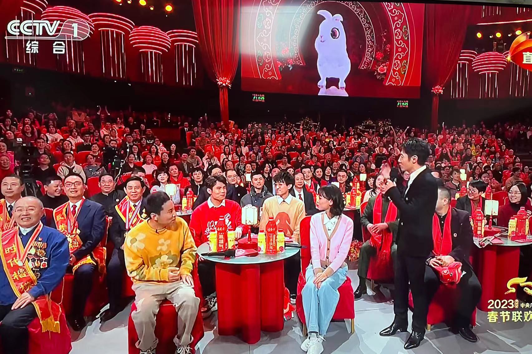 Spring Festival Gala: Xiaoyueyue's big change, roasted chicken, all ...
