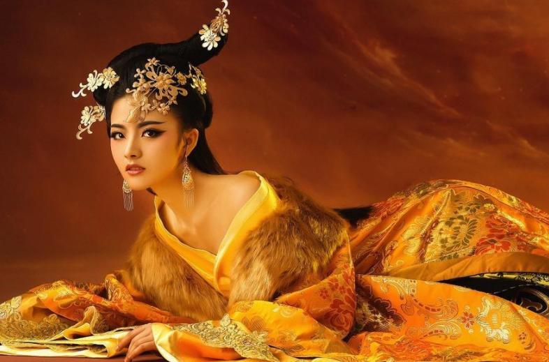 The Fatal Wounds of Chinese Stars: "Sleep" and "Taxes" - iNEWS