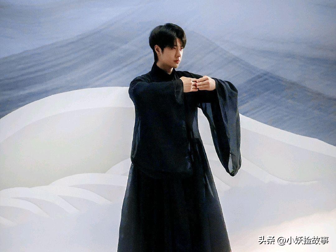 Wang Yibo plays the two roles of dancing twins, the combination of ...