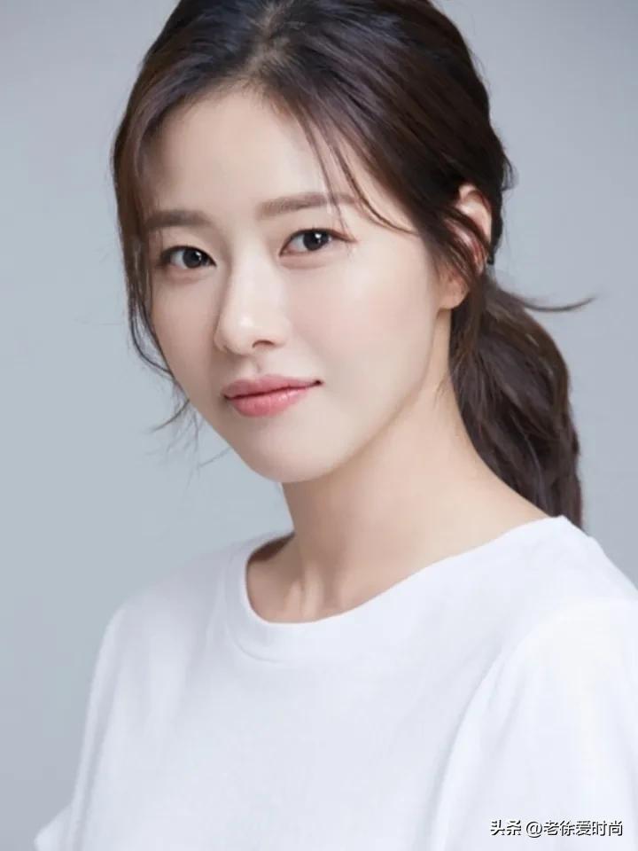 Korean star Kwon Nara fashion beauty shoot - iMedia