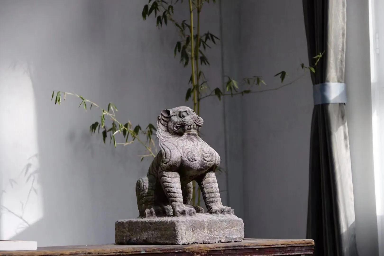 Tang Yun - Suan.The stone scorpion is carved so magnificently and ...