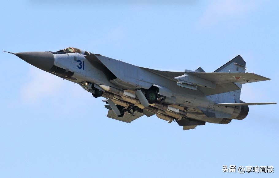 Soviet volley sword: MiG-31 (below) - iNEWS
