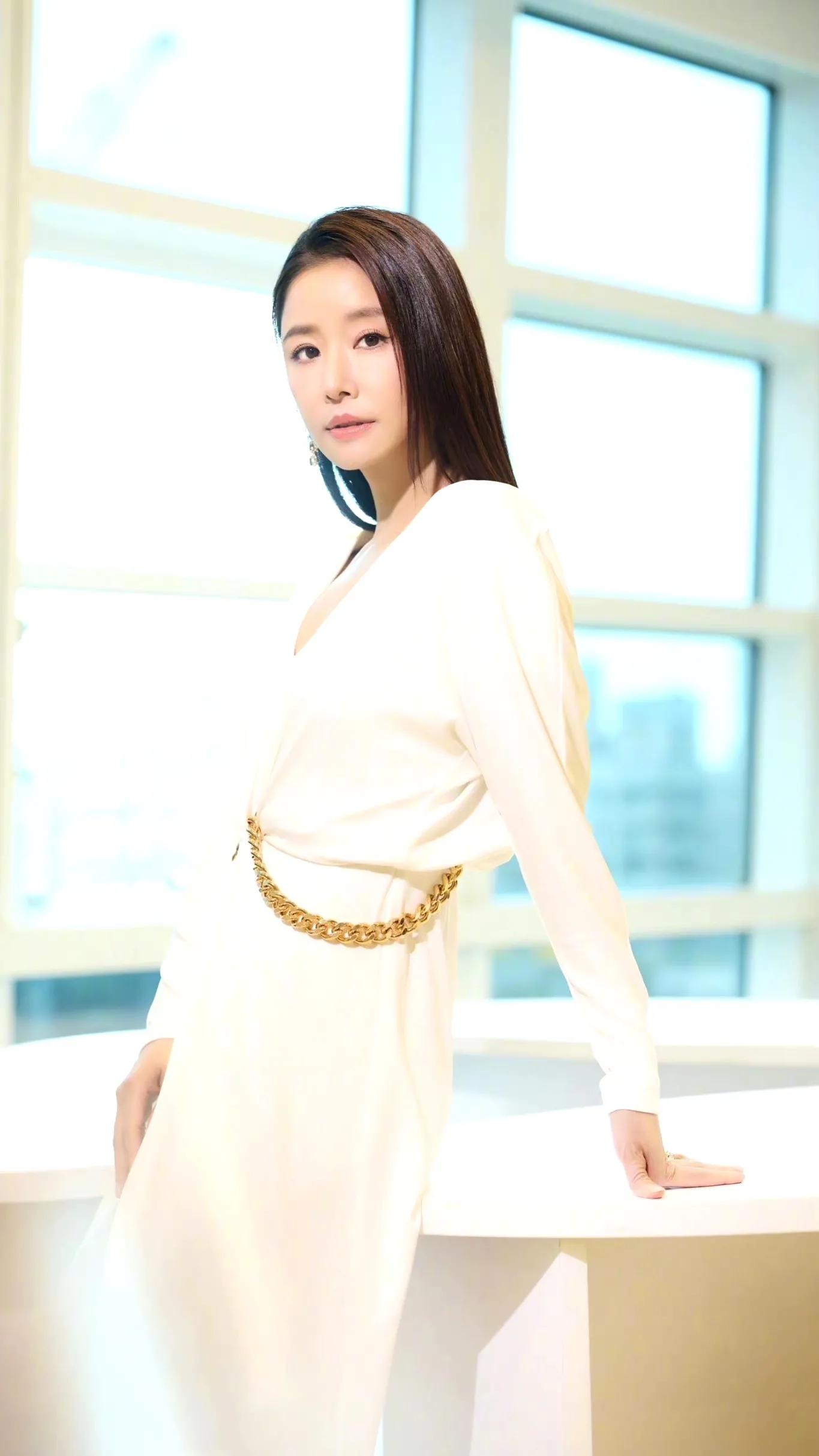 Liu Shishi Lin Xinru 230602 Exquisite Atlas Like Flowers Like Jade - iMedia