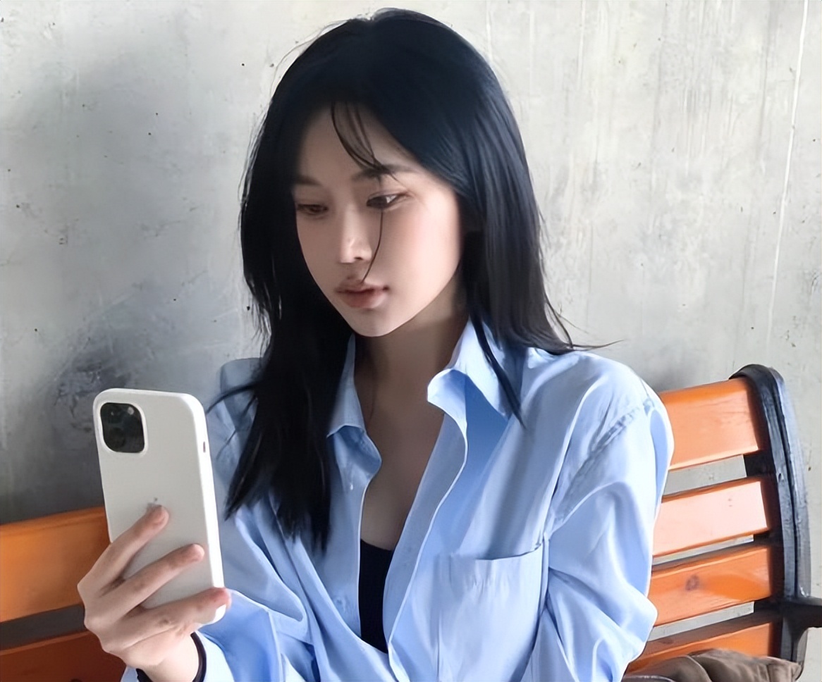 Big melon! Qin Fen was forced into marriage by a schizophrenic female ...