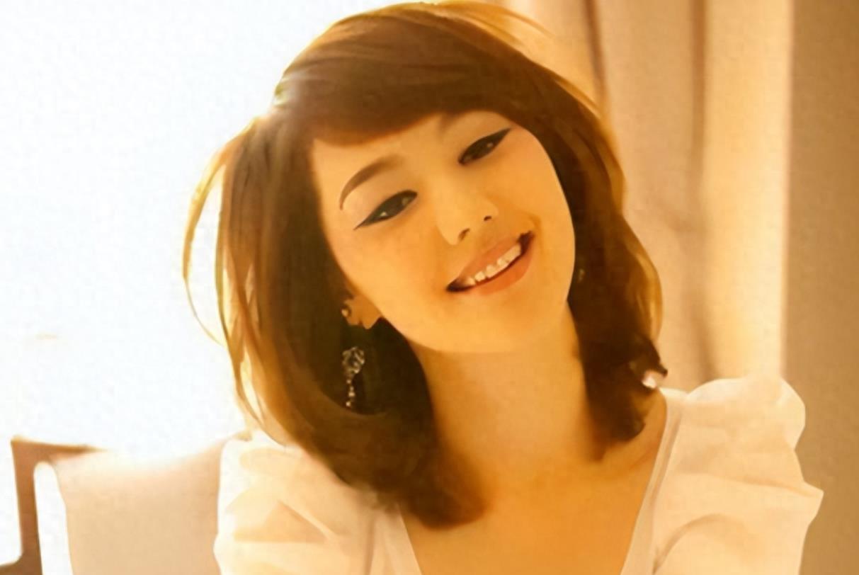 CCTV anchor Wang Guan: He was rumored to have an affair with Cao Kefan and was urged to get ...