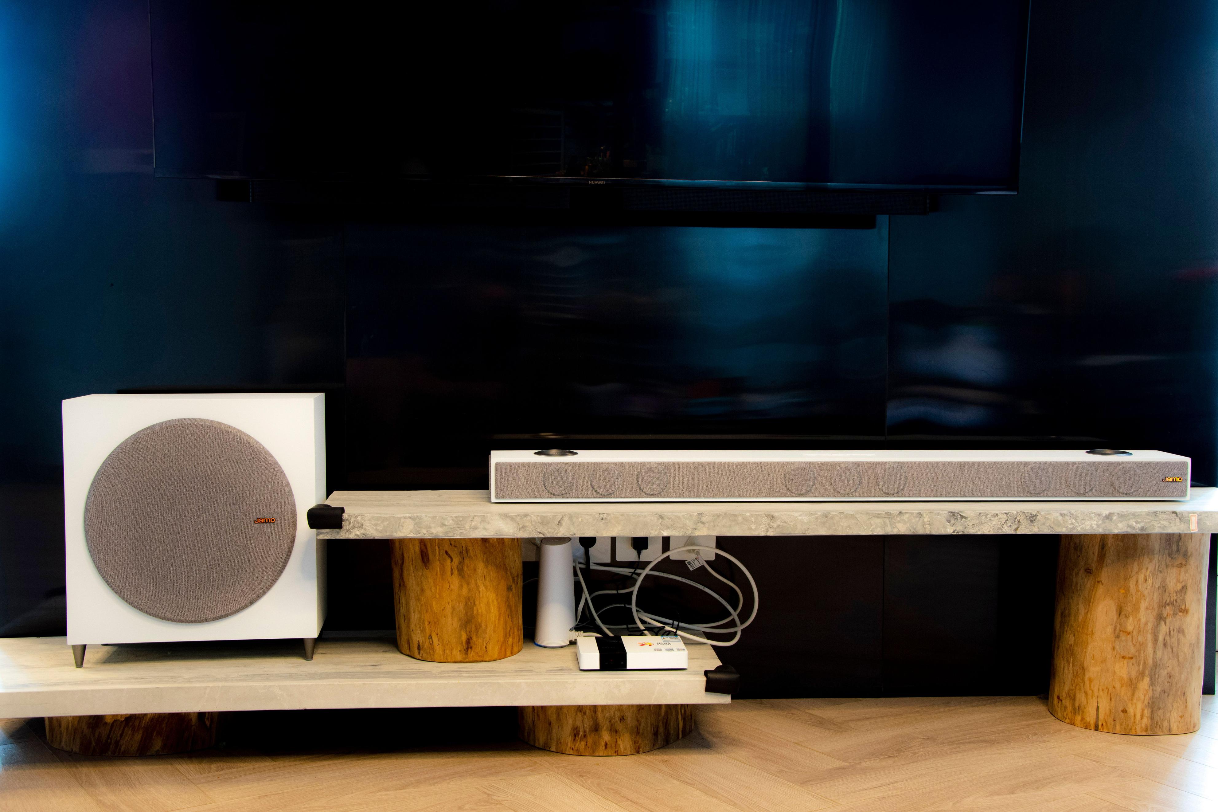 Enjoy the immersive sound effect with the reverberation around the beam - the experience of ...