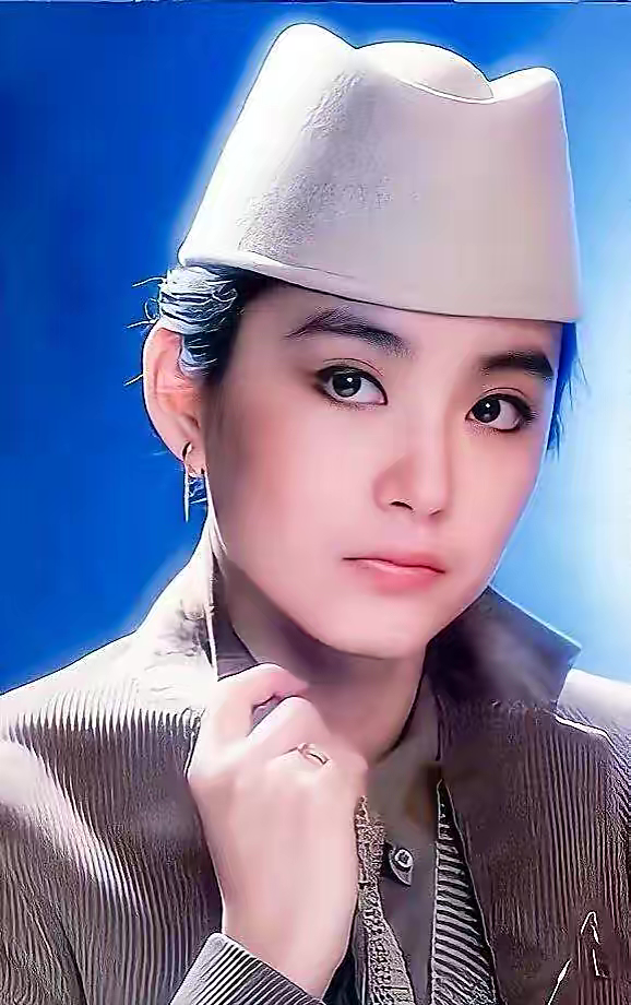 That year, Leslie Cheung exploded, Brigitte Lin was discovered by Tsui ...