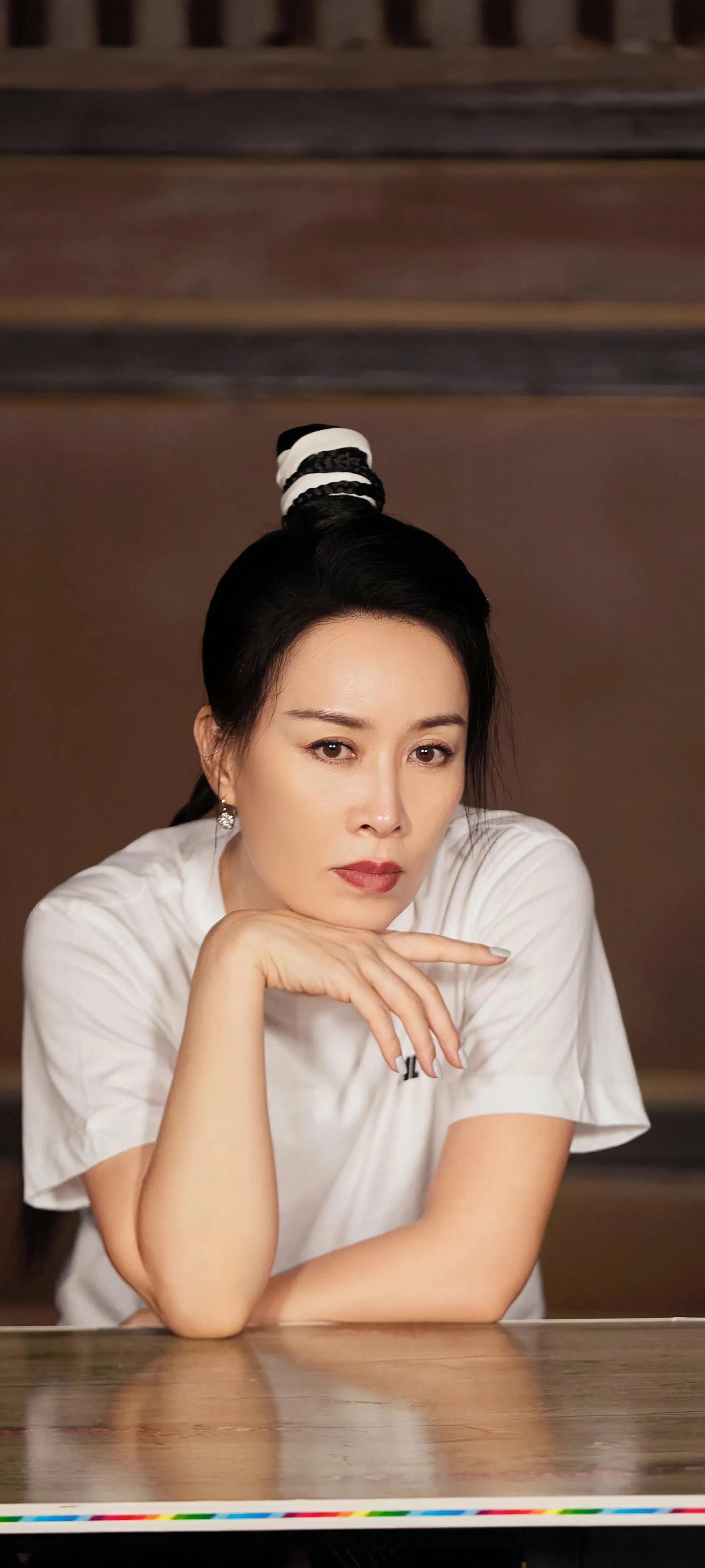 55-year-old Na Ying took her daughter to visit Japan, she was a little ...