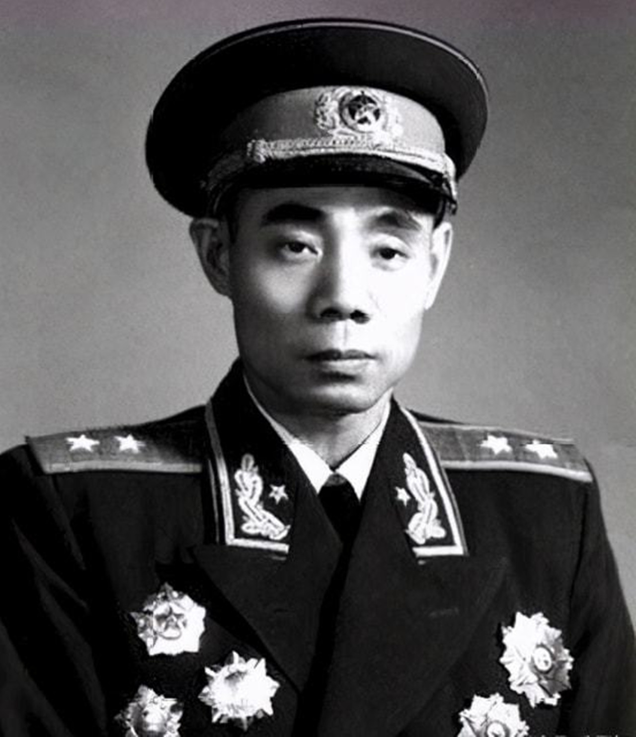 In 1960, Premier Zhou asked Wu Xinquan at the ball: Has your aircraft ...