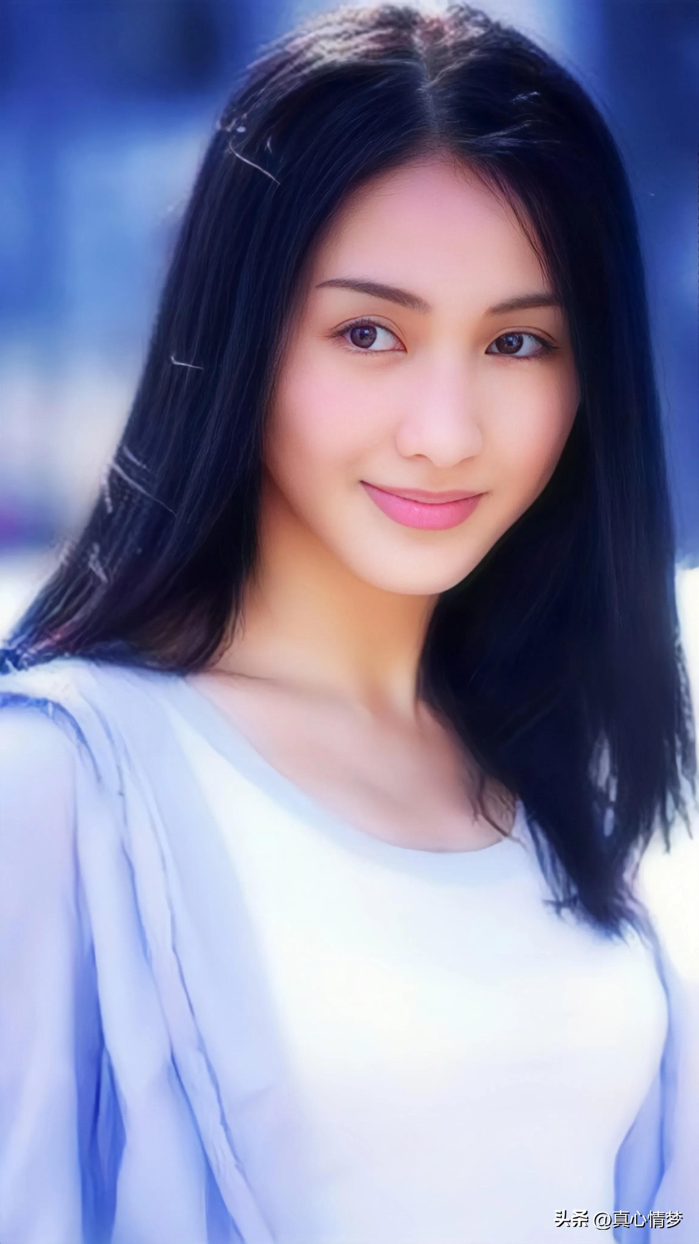 Treasure Nostalgic Star Wallpaper|Gigi Lai with Elegant Temperament - iNEWS