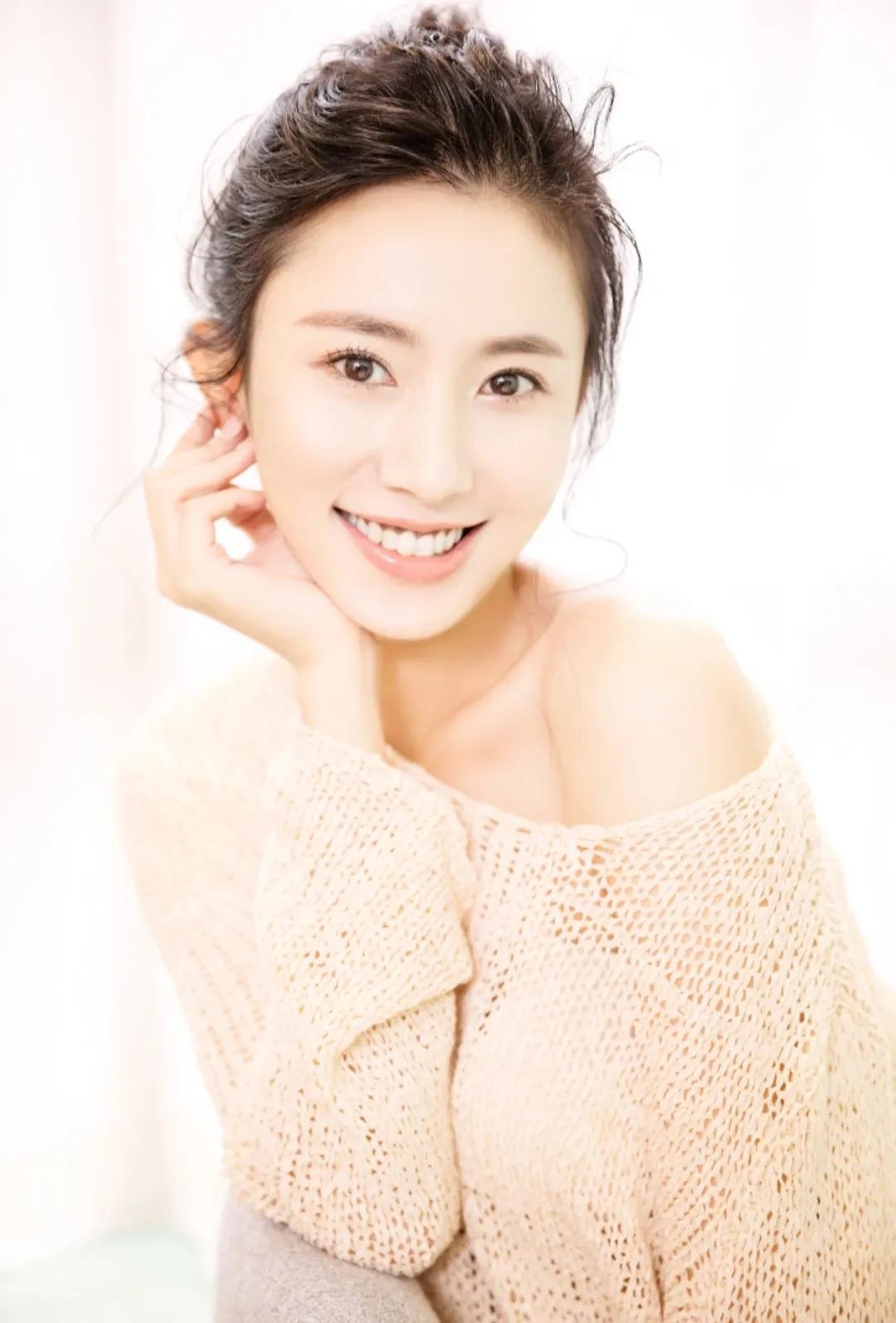 Beautiful actress: Xi Tong - iNEWS