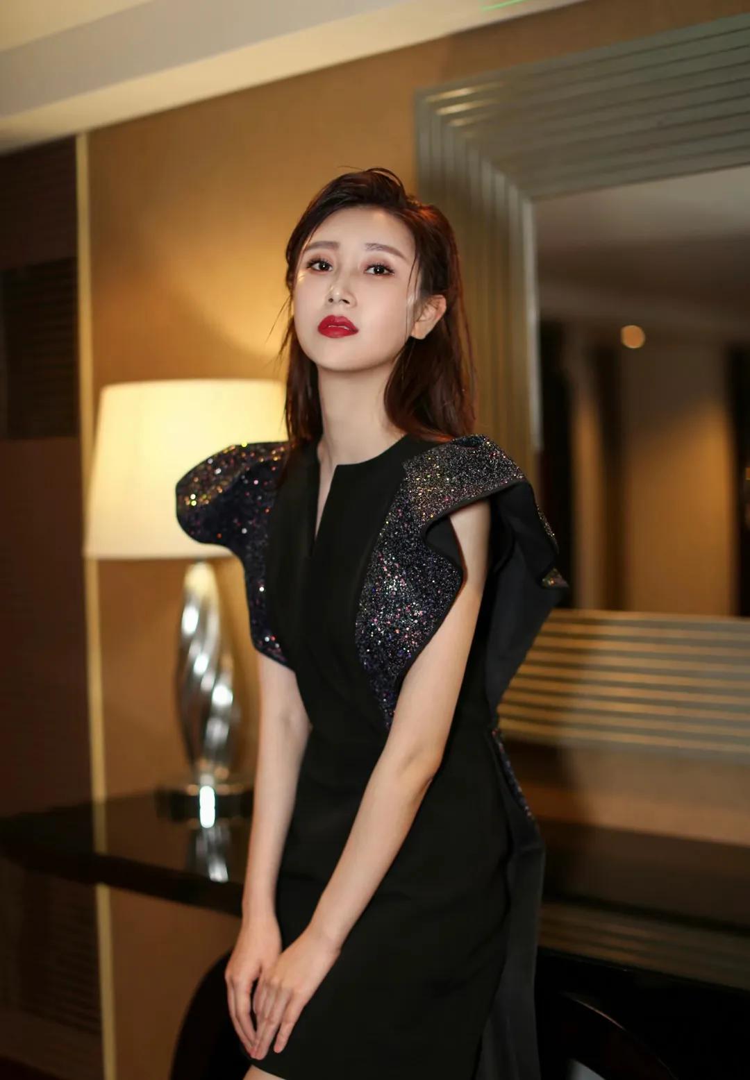 Sexy photo of the best goddess "Chu Yue" - iNEWS