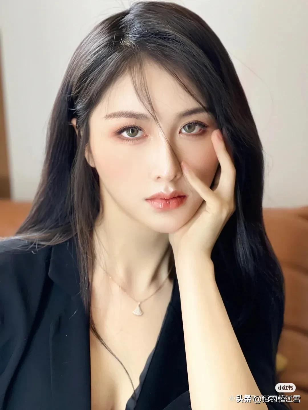 Exquisite Guangzhou fashion beauty, gentle as water, quiet and elegant ...