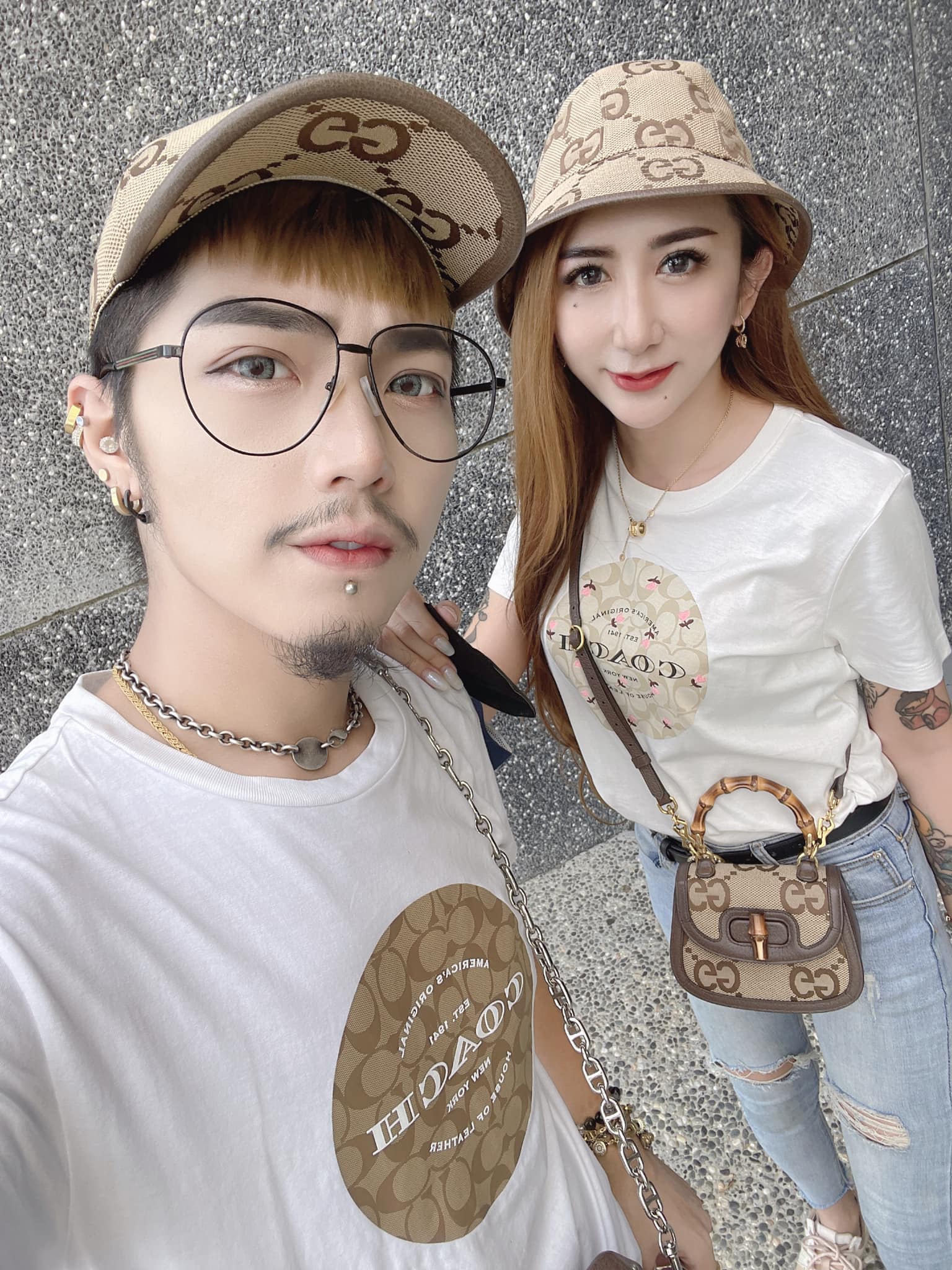 The transgender Internet celebrity with no waist accidentally exposed ...