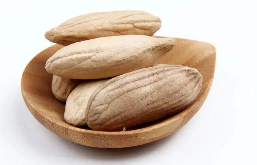 Don't throw the mango core after eating it!It can also be used as ...