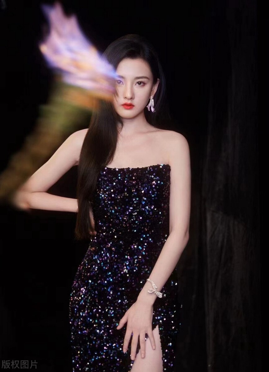 Song Zuer is really beautiful - iNEWS