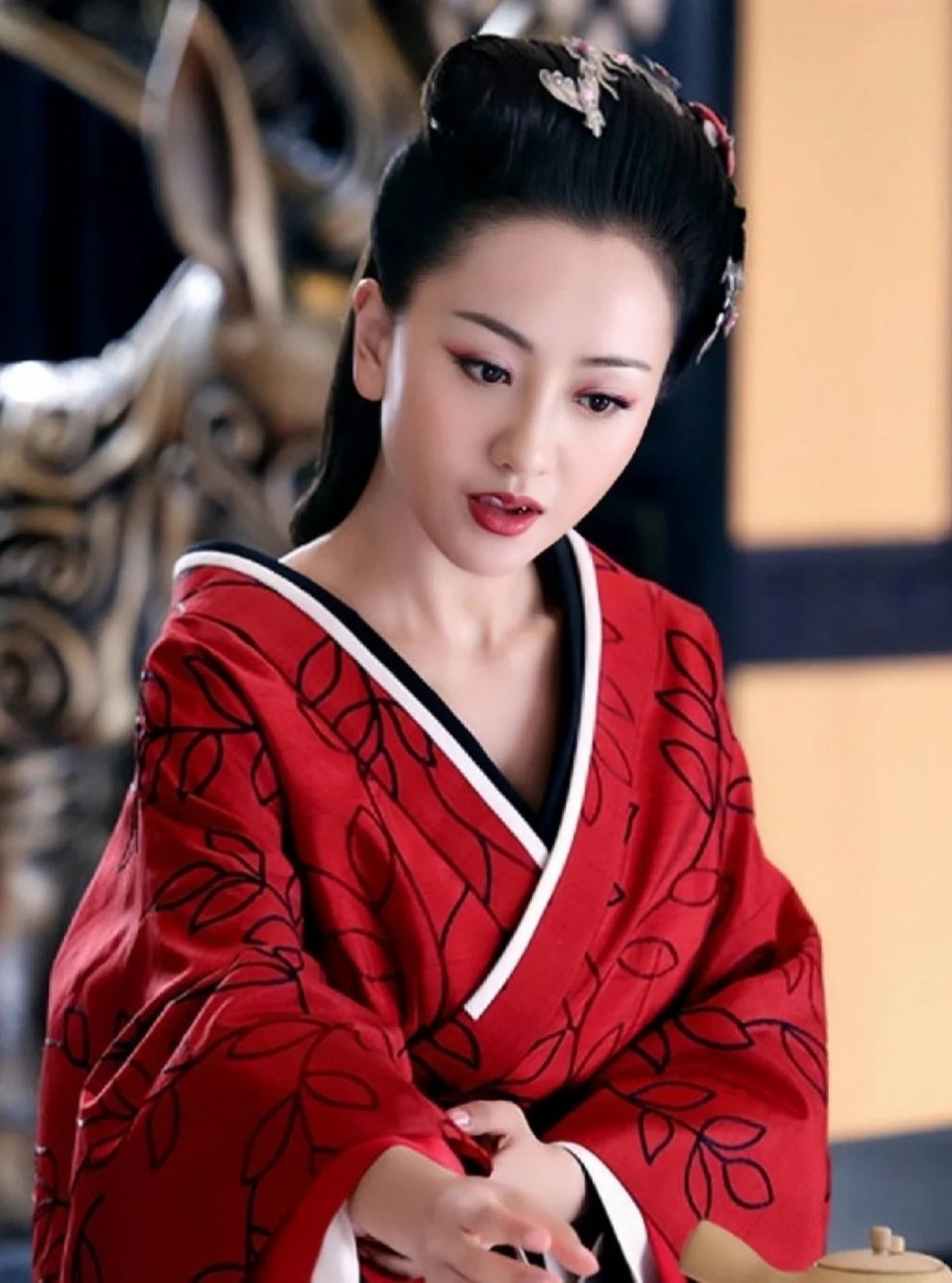 42-year-old Yang Rong posted a photo of her fitness check-in card! The ...