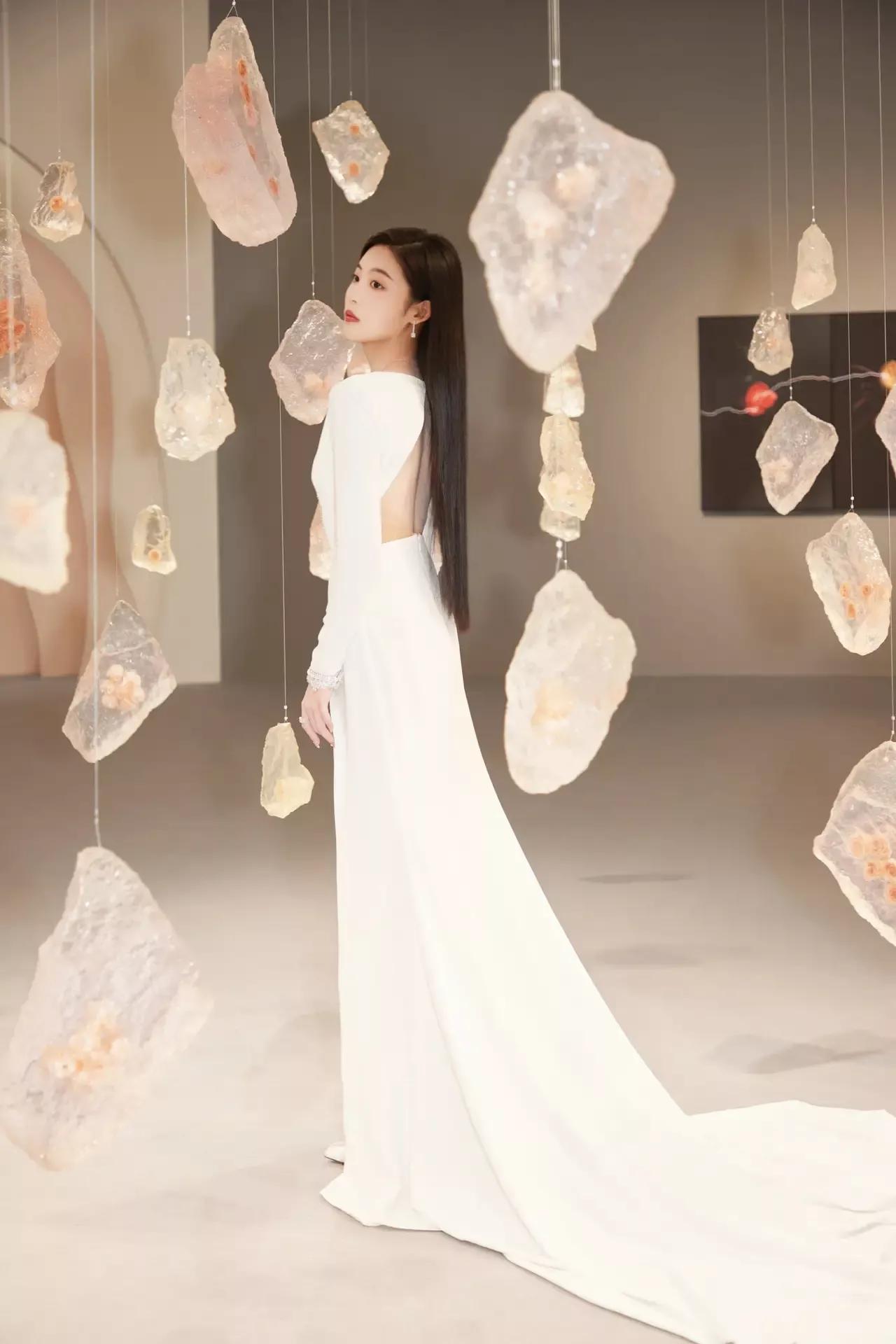 Sun Rui's beautiful photo album - iNEWS