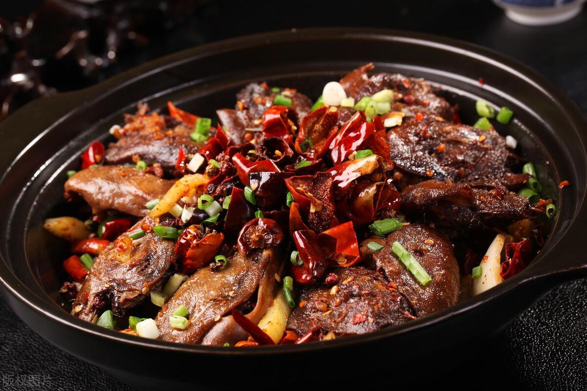 Spicy and crispy dry pot duck head, secret recipe, easy to use ...