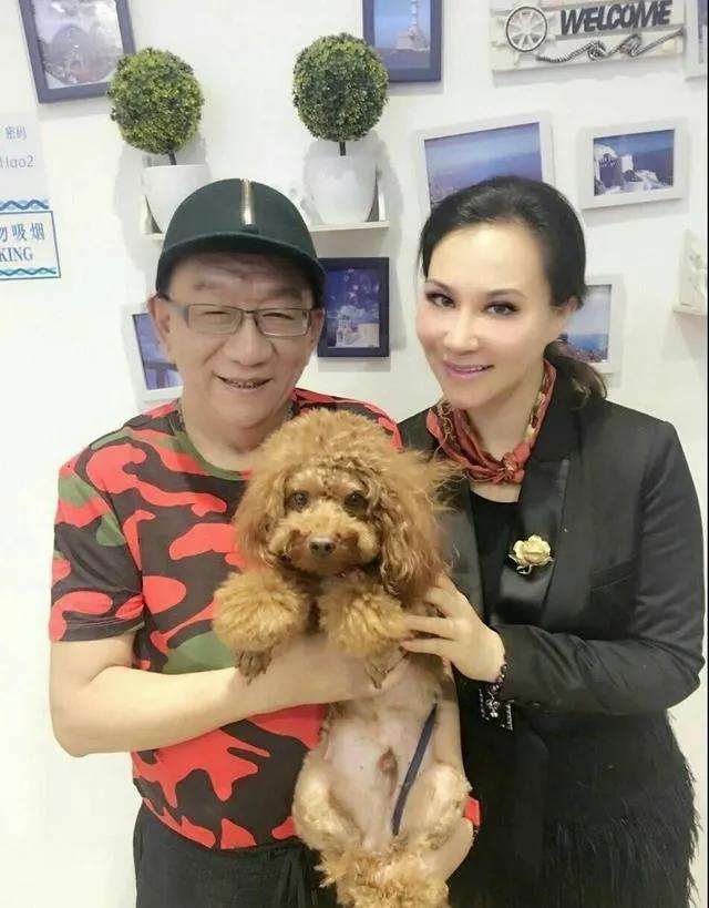 Hou Yaohua's female apprentice Anna Jin and Li Yifeng have a very close ...