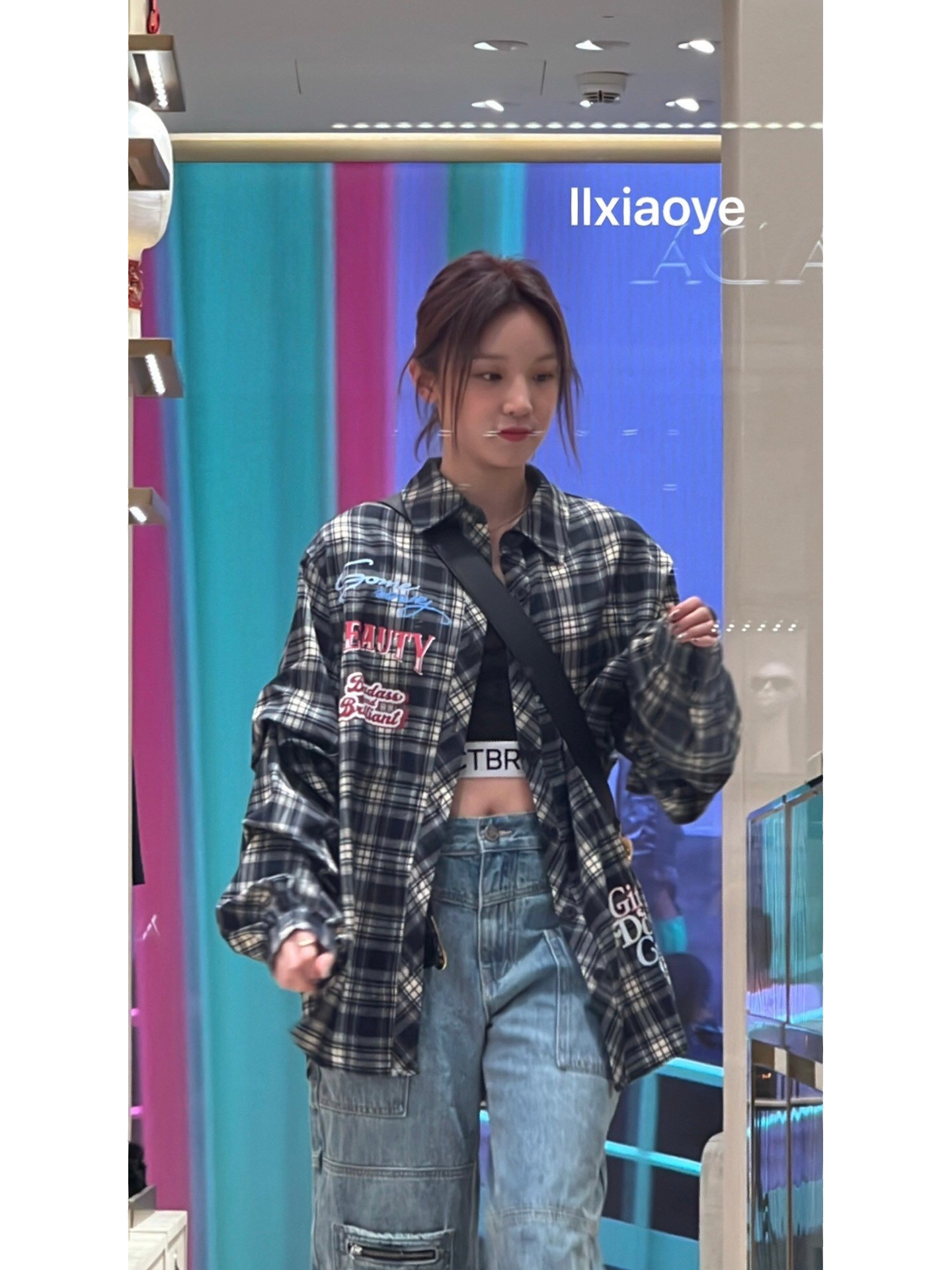 Beauties with the same pouty mouth Song Yuqi and Cheng Xiao went to the ...