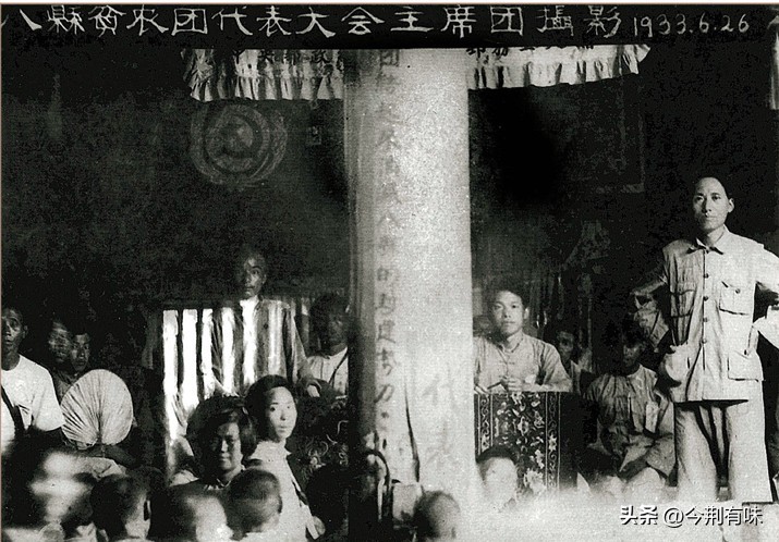 Mao Zedong walked the Long March in the uniform of the Red Army ...