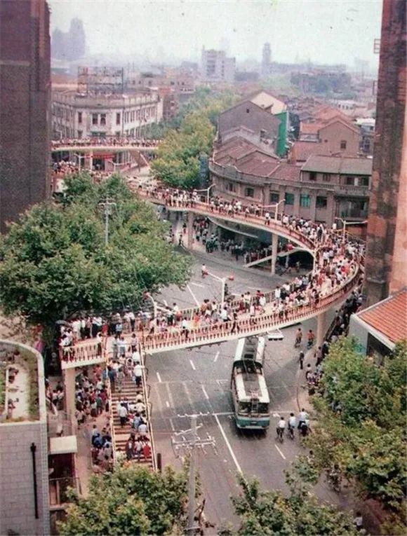 Old photos of Shanghai in the 1980s, revisiting the old Shanghai in ...