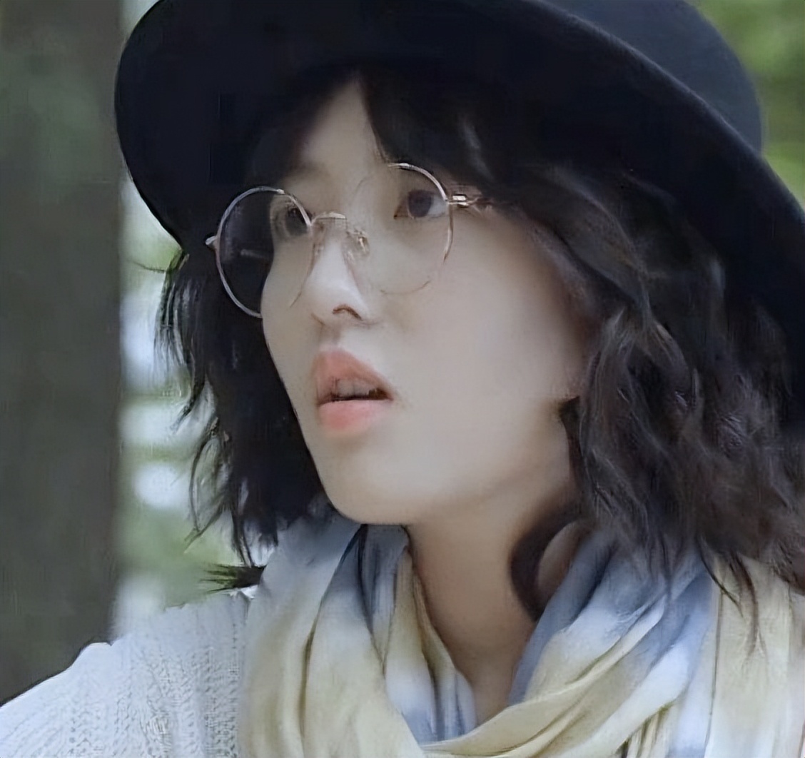 Obviously the same person, after performing "Zhou Sheng Is Like Old" and then "Zeng Boy", I ...