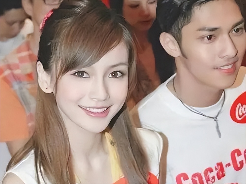 After Yang Ying, who was a model, and Huang Xiaoming separated, how is ...