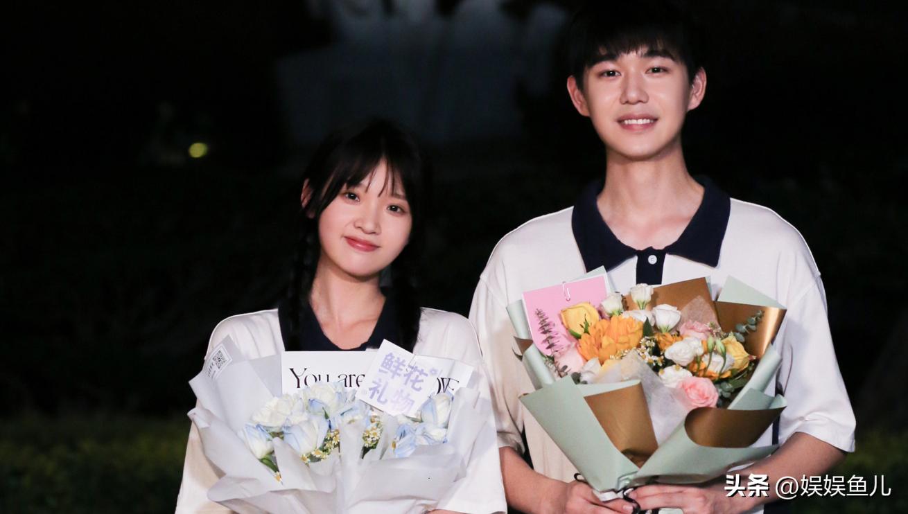 "The Reason I'm Back to Seventeen" is on the air, and Zhang Miaoyi and ...