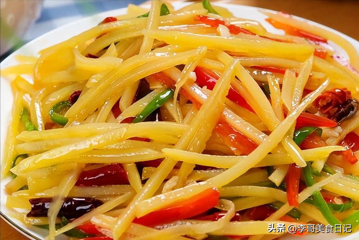 The homemade method of cold potato shreds, with a crisp taste and ...