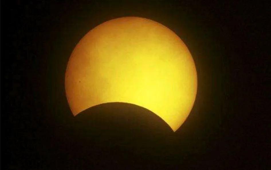 Astronomical wonders - today's hook hangs the sun - iMedia