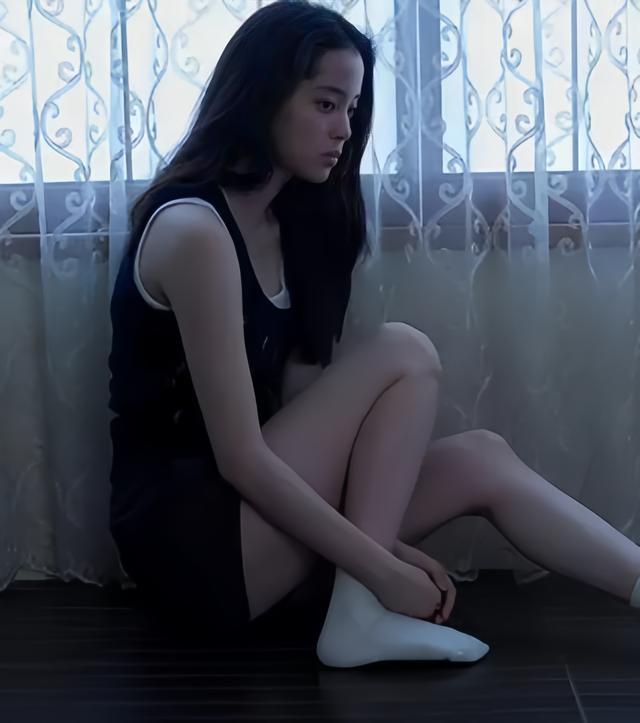 Ouyang Nana's artistic journey: talented and stunningly beautiful! - iMedia
