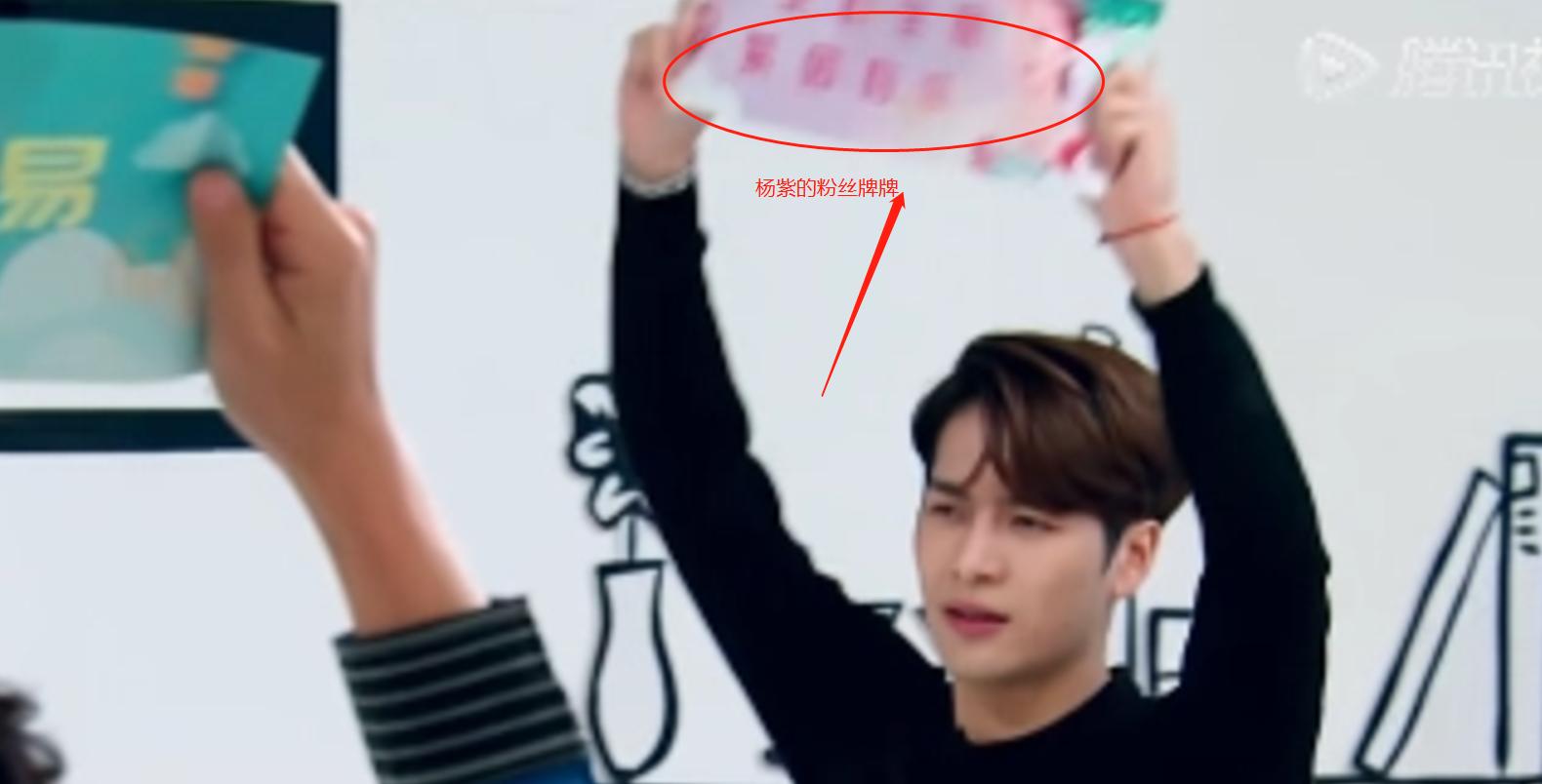 Bazaar party is full of flowers, Yang Zi's Bazaar style is hotly ...