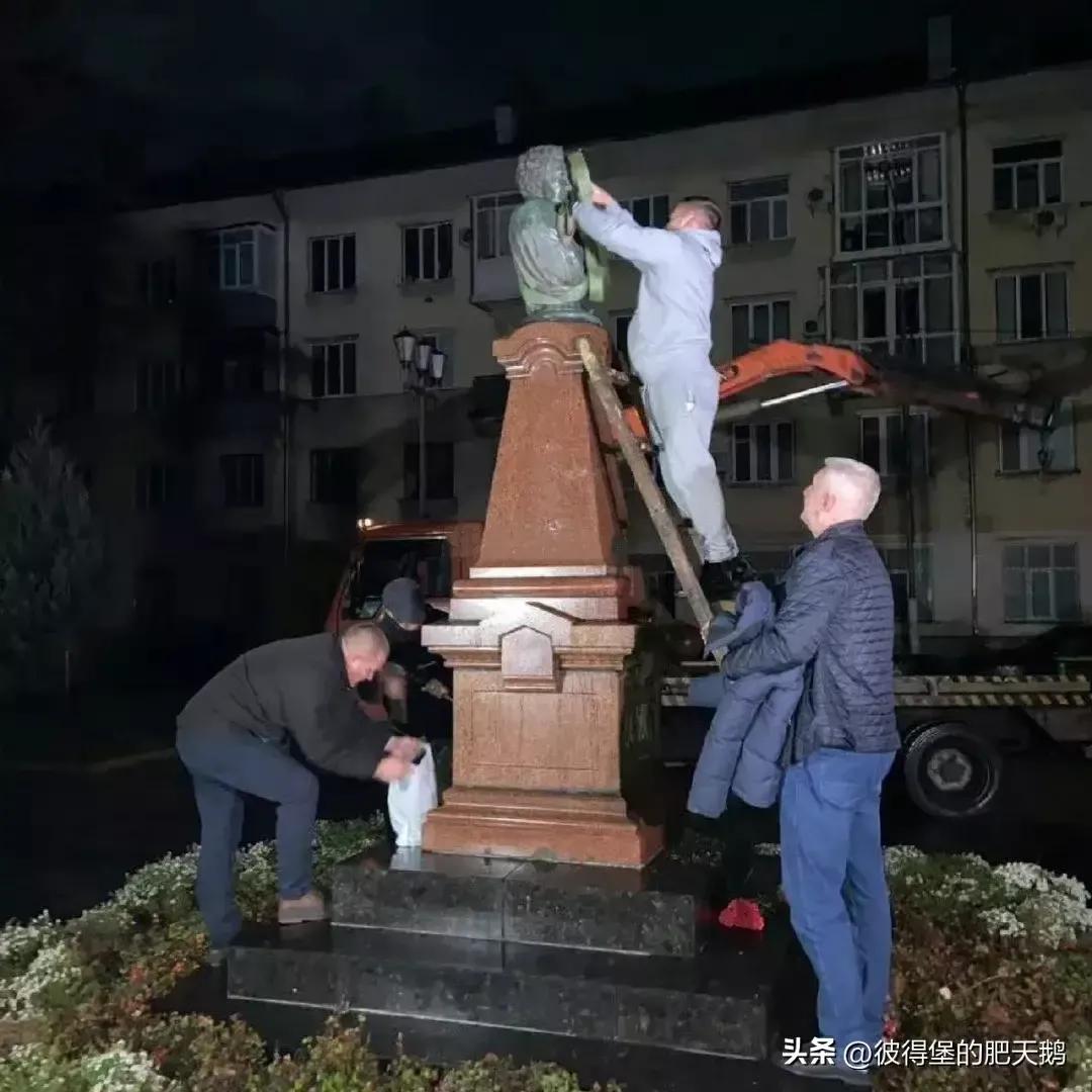 New Observations and Thoughts on Soviet Russia (4) - Pushkin, the ...